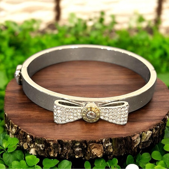 henri bendel | Jewelry | Henri Bendel Silver Tone Hinged Bangle ...